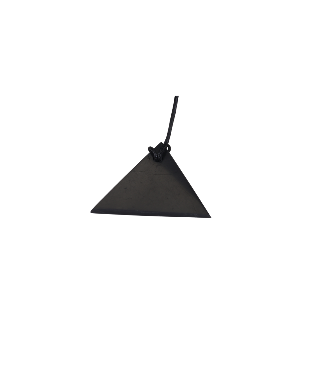 Shungite - Pendentif Triangle Pendentif 3.5 x 4 cm env / 7 gr env