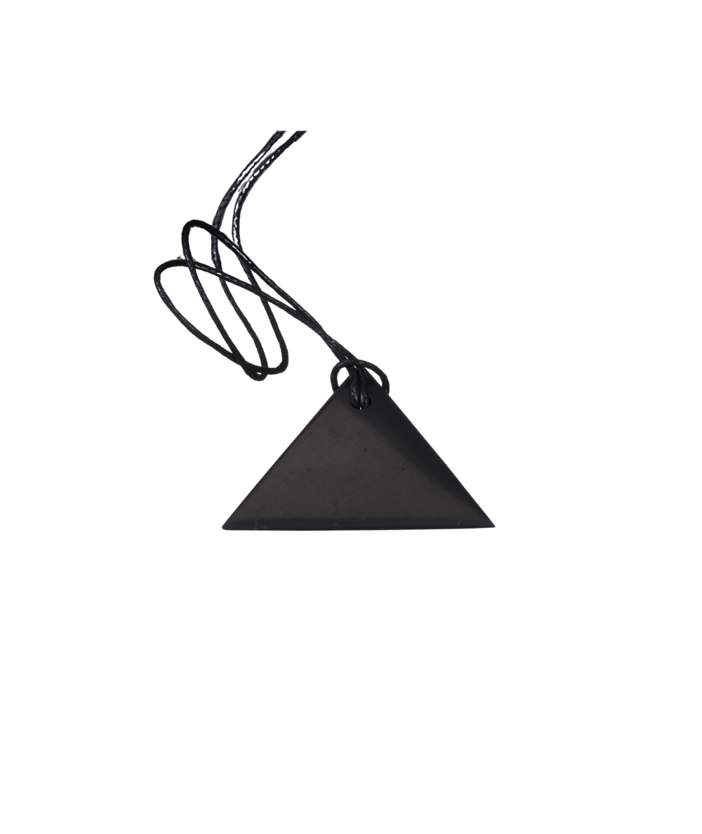 Shungite - Pendentif Triangle Pendentif 3.5 x 4 cm env / 7 gr env